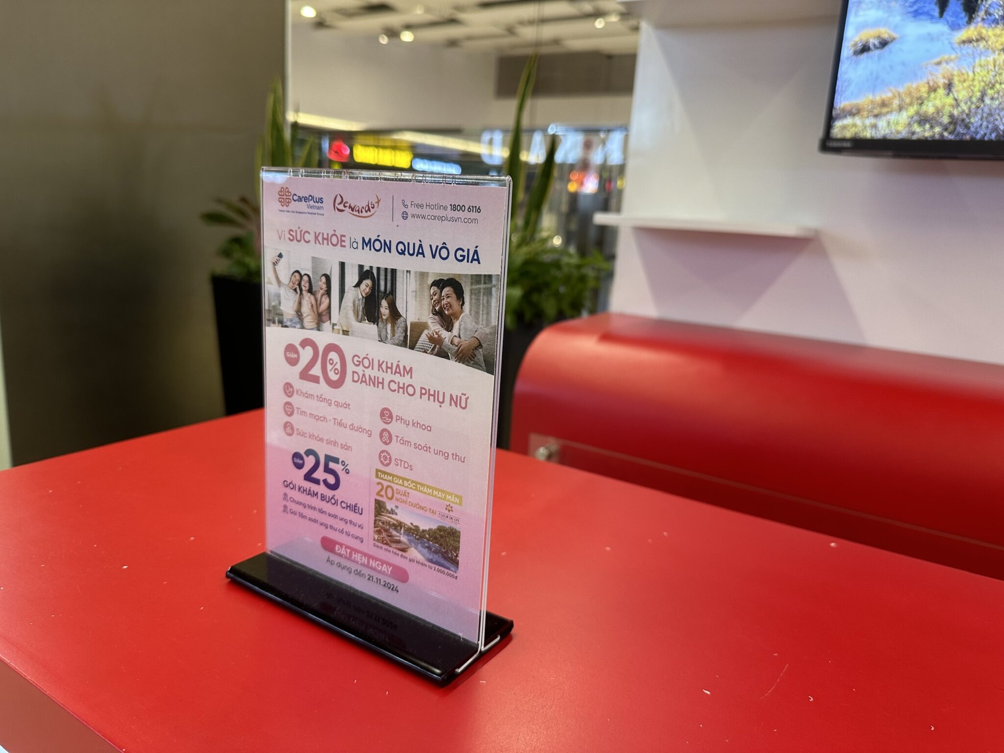 Standee để bàn mica A5